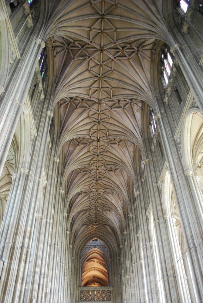 Features of Gothic Architecture – Quadriga